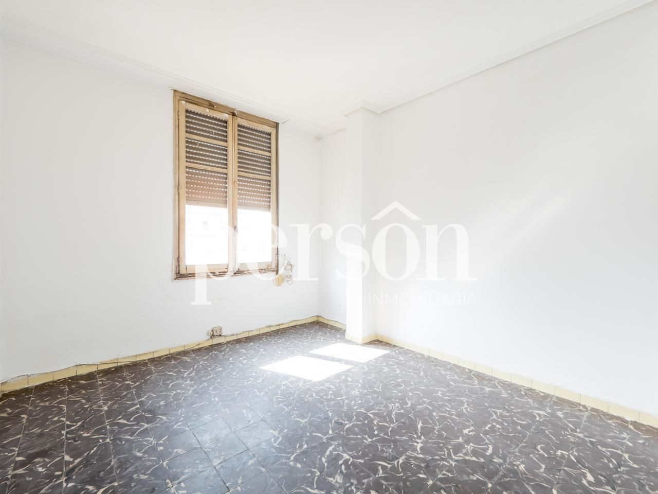 Pisos en València / Carrer de Matias Perelló, 46005 refP2509 · Person ...